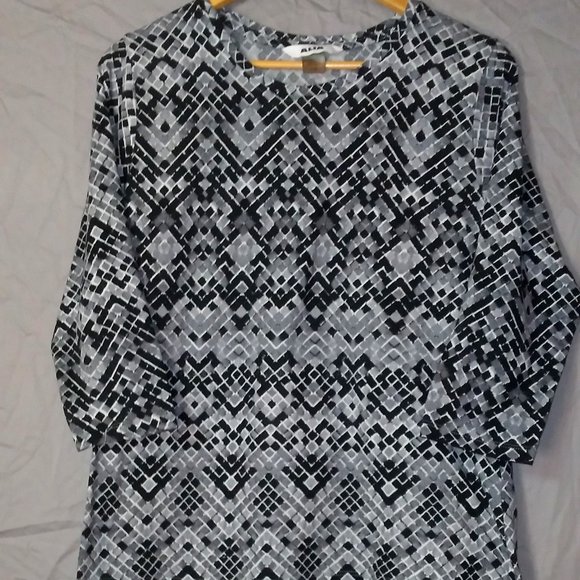 Alia | Tops | Alia Womens Blouse In Size Large Very Soft And Stretchy ...